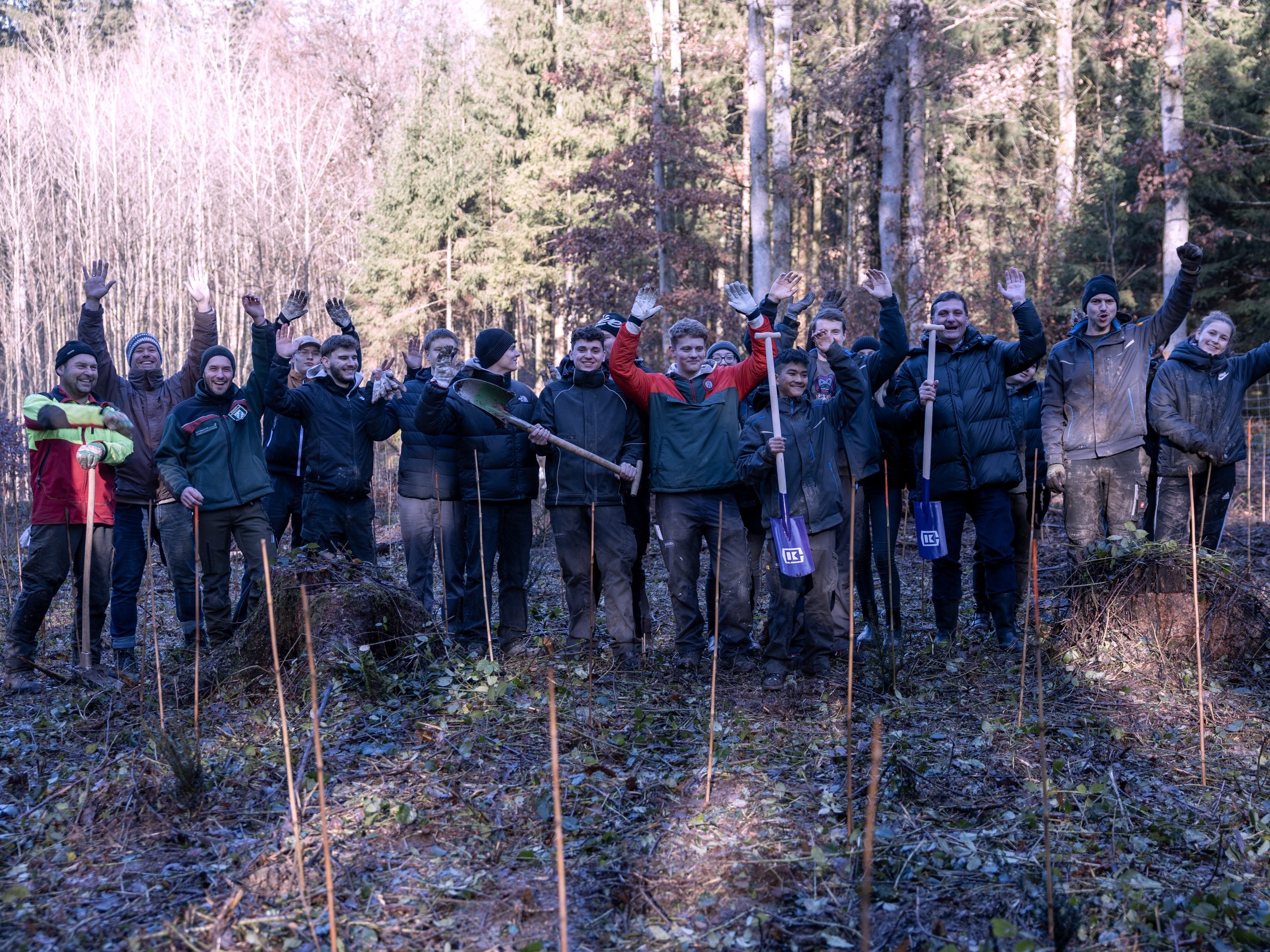 700 Bäume für grünes Finale der EcoLogisch-Tour - KESSEL